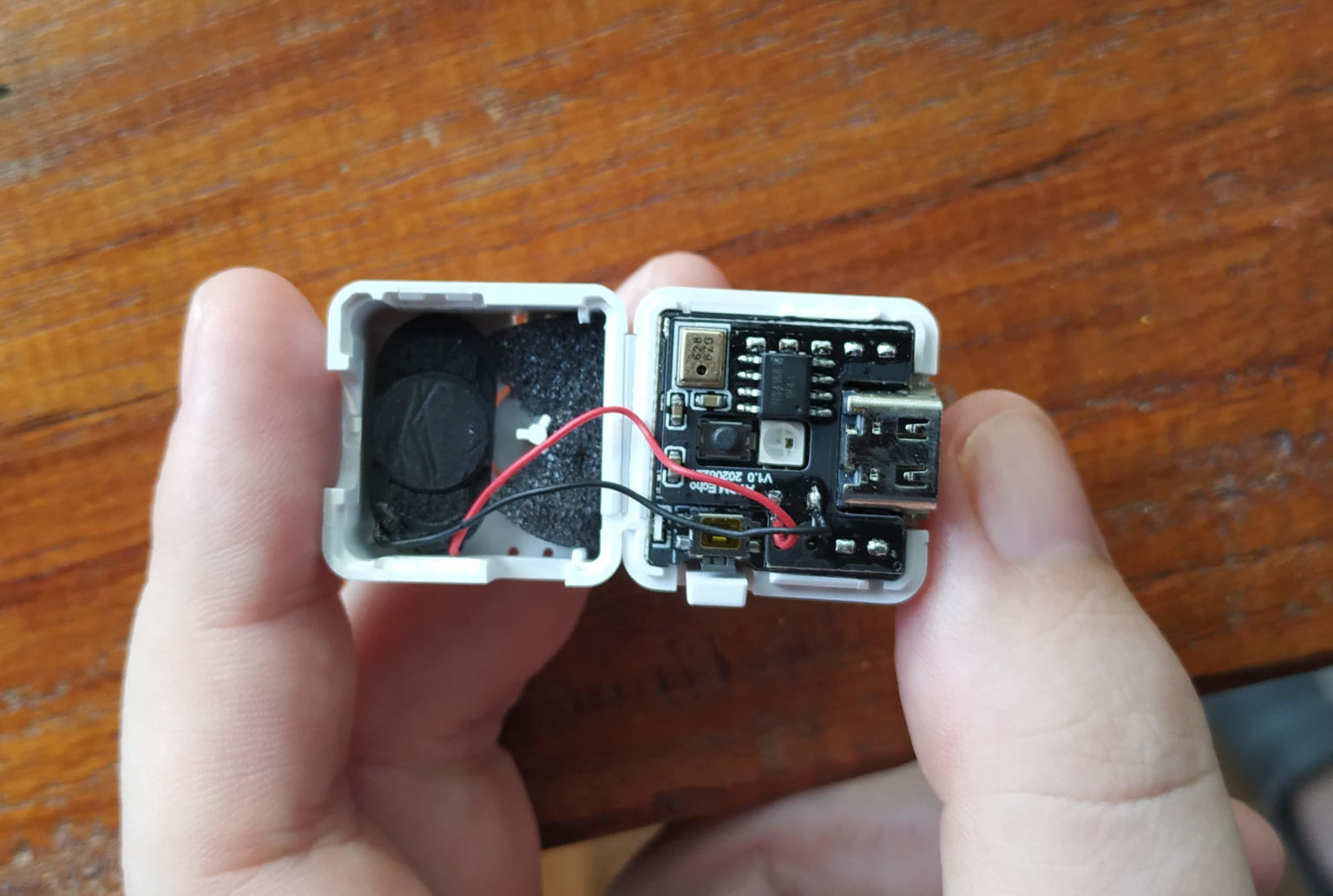 Динамик M5Stack Atom Echo, размером с монету, работает от ESP32-PICO-D4 ...